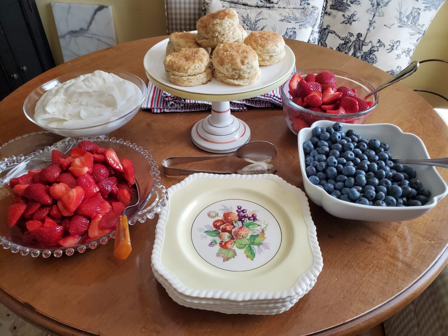 Fresh Berry Shortcakes - The Friday Baking Project